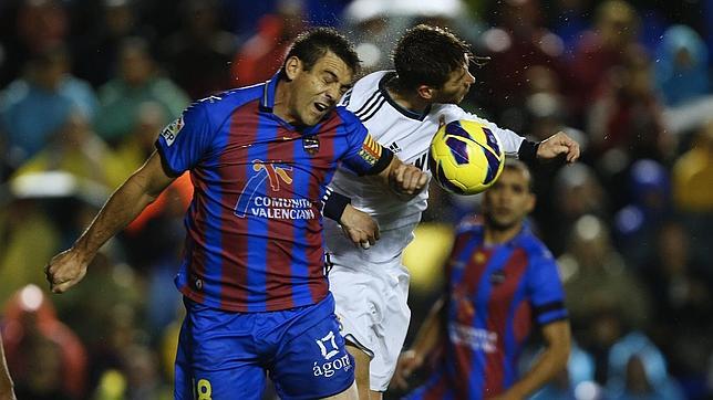 Ballesteros se gana otro año en el Levante