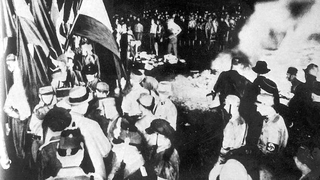 Ochenta años de la persecución cultural nazi: «Donde se queman libros ...