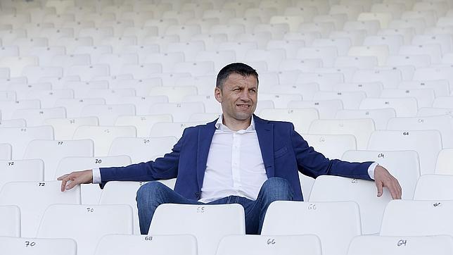 Djukic: «El Valencia es un gran club y debe jugar de tú a tú al Madrid ...