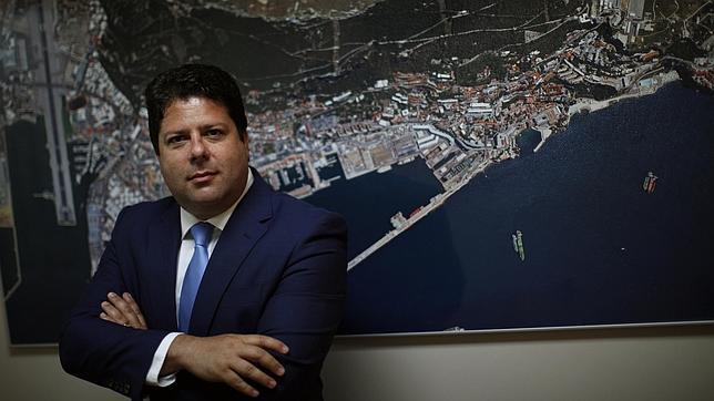 Picardo viaja a Londres para hablar con Cameron y Hague sobre Gibraltar
