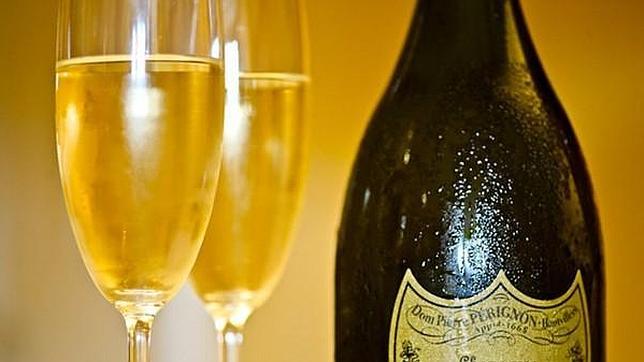 Botellas de champagne con diseños de gala