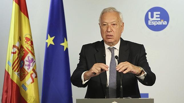 Margallo dice que el derribo del MH17 «cambia las cosas» y exige una ...