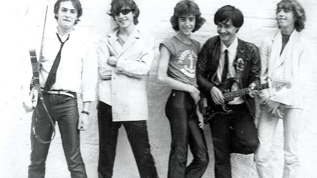 Plástico, la banda de quinceañeros de Eduardo Benavente que anticipó la ...