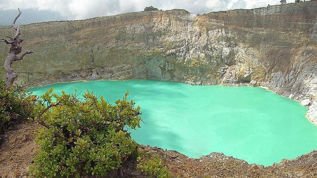Los lagos en cráteres volcánicos más asombrosos del mundo