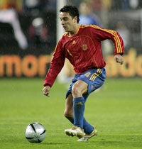 Xavi vuelve a entrenarse en La Masía cuatro meses después