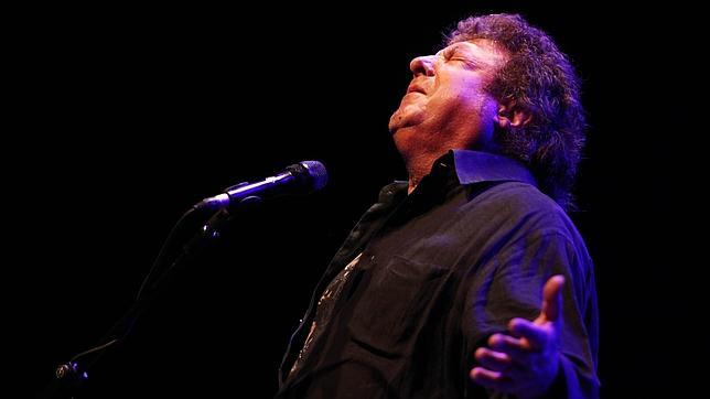 La familia de Morente explica que el cantaor está «igual y estable» en ...