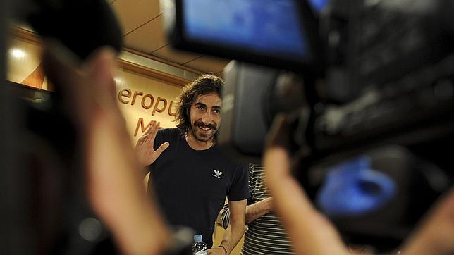 Manu Brabo, tras aterrizar en Madrid: «Volver a Libia es tentador, pero ...
