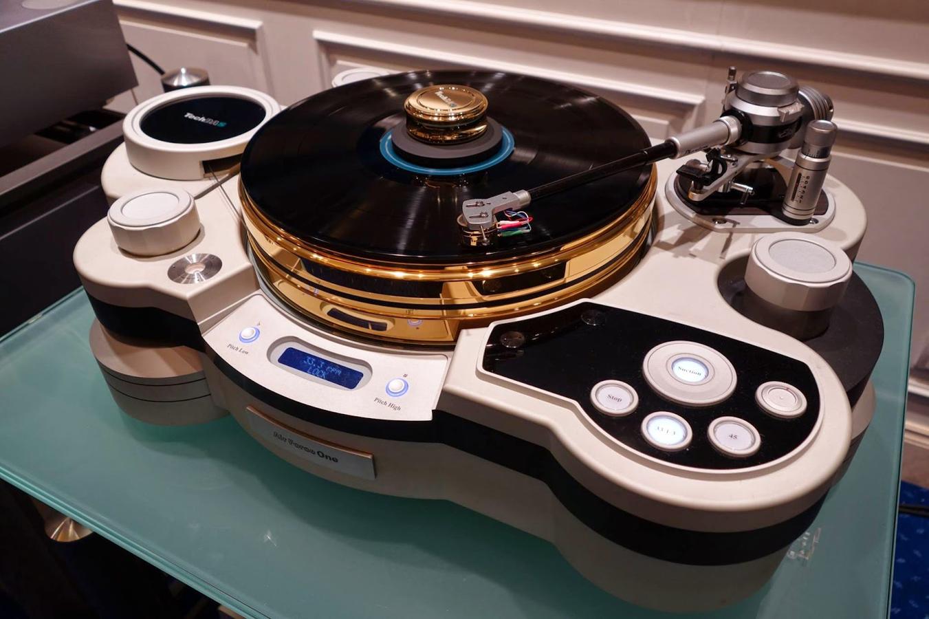 Diez tocadiscos futuristas para nostálgicos modernos