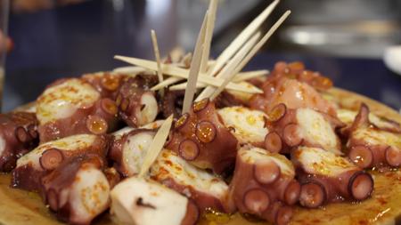 El mejor pulpeiro del mundo preparará una ración de 110 kilos de pulpo ...