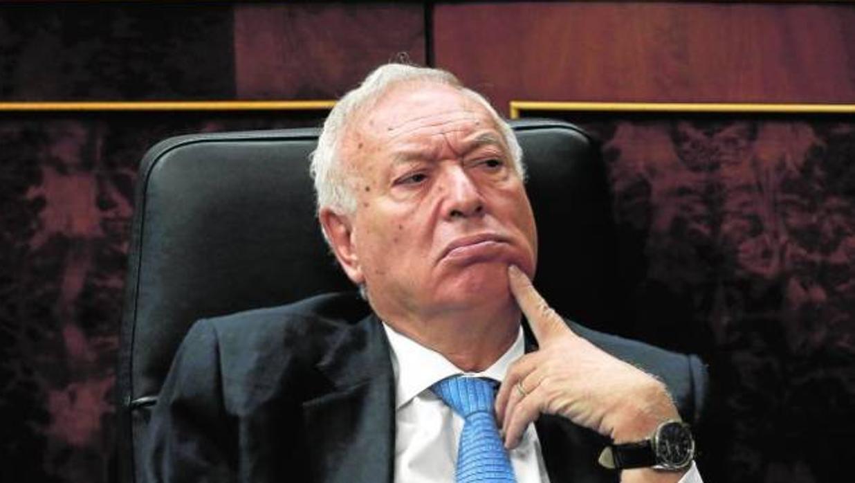 Margallo empieza a recoger firmas para su posible candidatura mientras ...