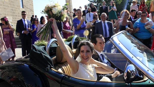 Beatriz, hija de Fernando Jerez, contrae matrimonio con su novio Miguel ...