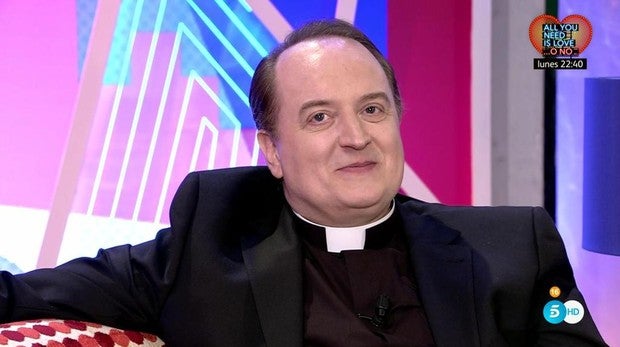 La nueva vida del padre Apeles, el juguete roto que intentó suicidarse ...