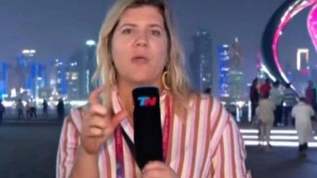 Roban a una periodista en directo en Qatar y la Policía le pregunta ... Roban a una periodista en directo en Qatar y la Policía le pregunta ...