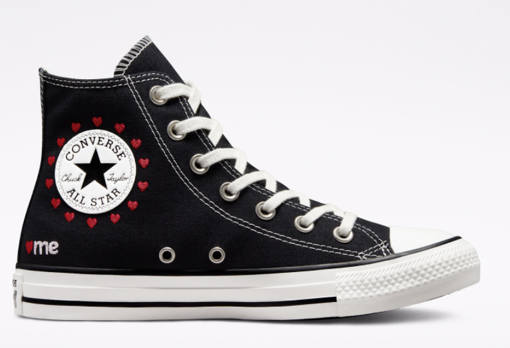Celebra el amor todos los días estrenando esta colección de Converse
