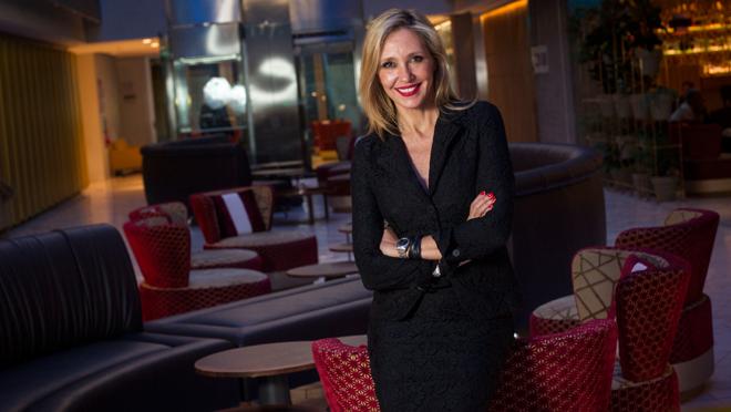 A menos de cinco centímetros... de Marta Robles